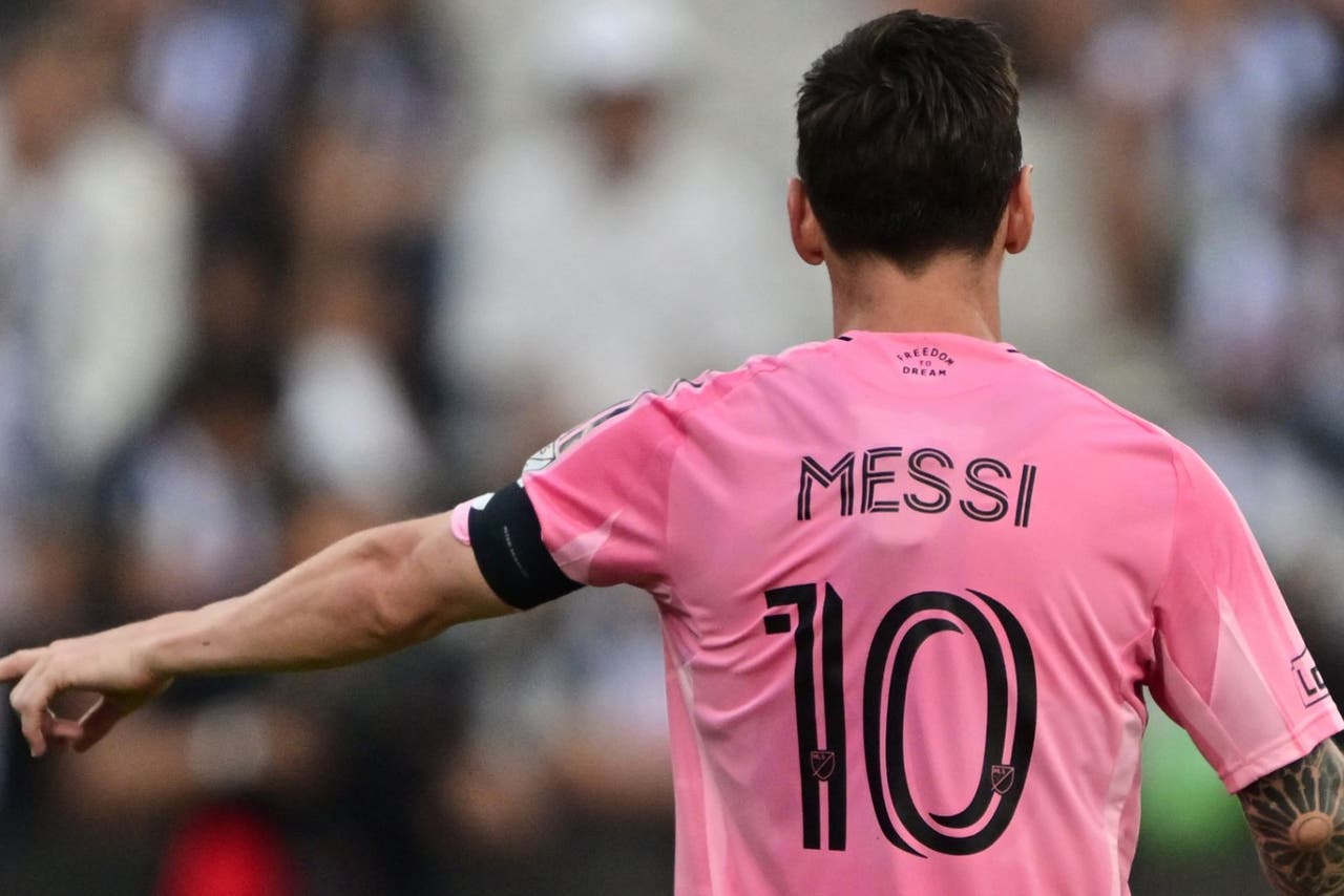 Lionel Messi shirt swap leaves rival in tears after first game in 2026 ...