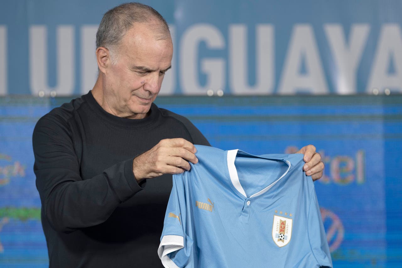 Marcelo Bielsa's Uruguay are a shambles - 'El Loco' has football's ...