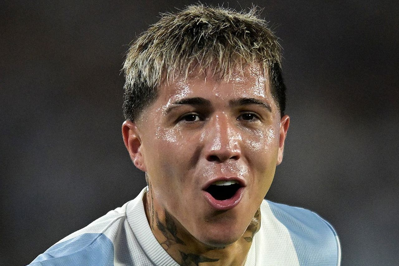 Argentina's Enzo Fernández switches agents amid continued transfer ...