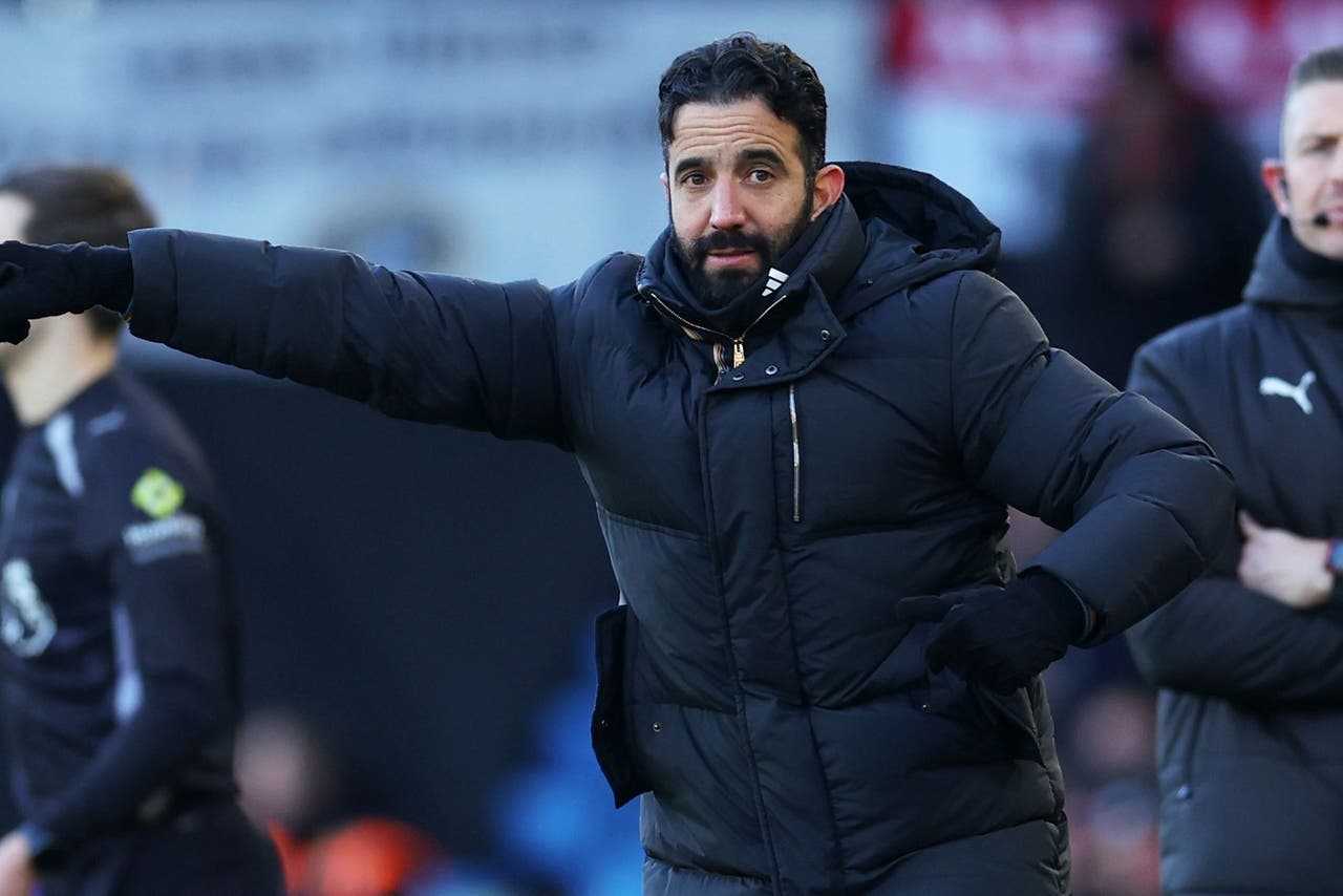 Man Utd player ratings vs Leeds Utd: Benjamin Sesko struggles yet again ...