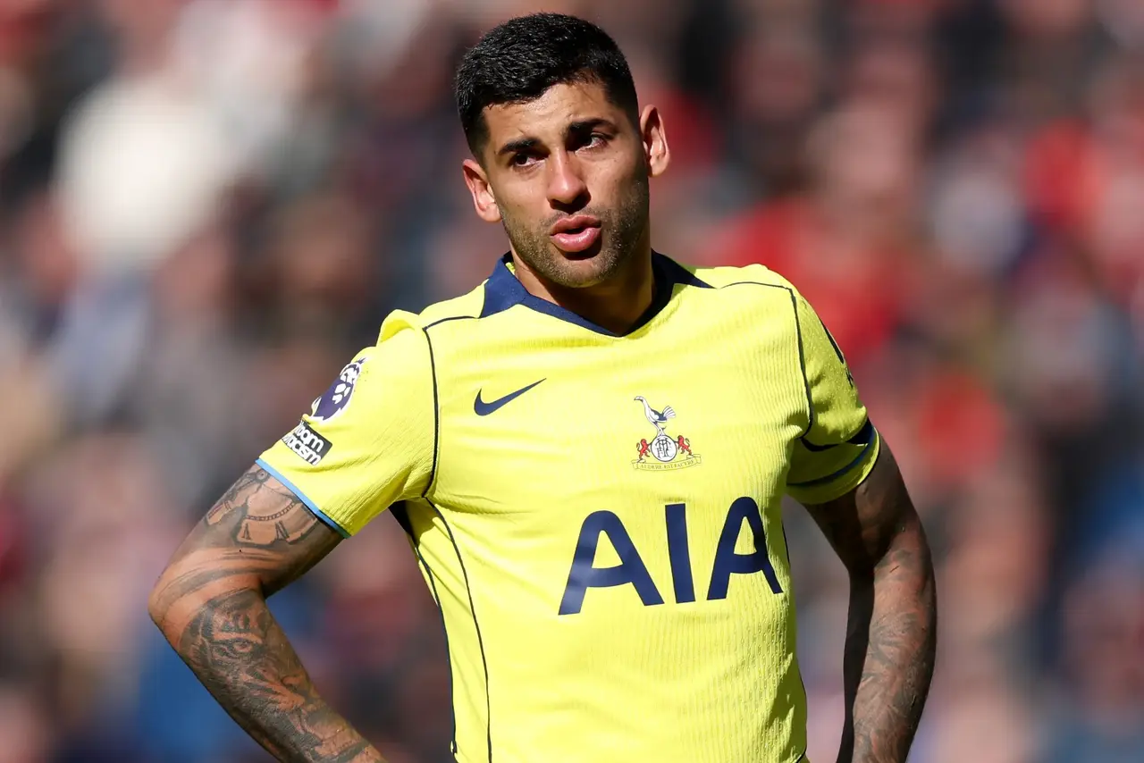 Tottenham rejected again! Brighton turned down second bid for defender ...