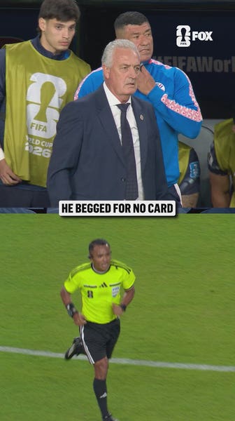 Paraguay's Miguel Almirón is sent off with a red card 🟥 | FOX Sports