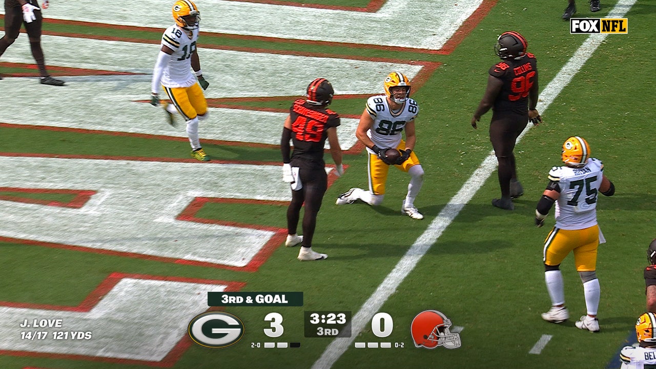 Jordan Love finds John FitzPatrick for a three-yard TD to extend ...