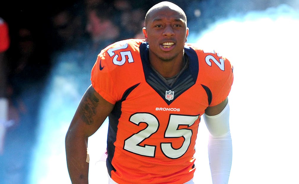 WATCH: Broncos' Chris Harris nearly runs an extra point back | FOX Sports