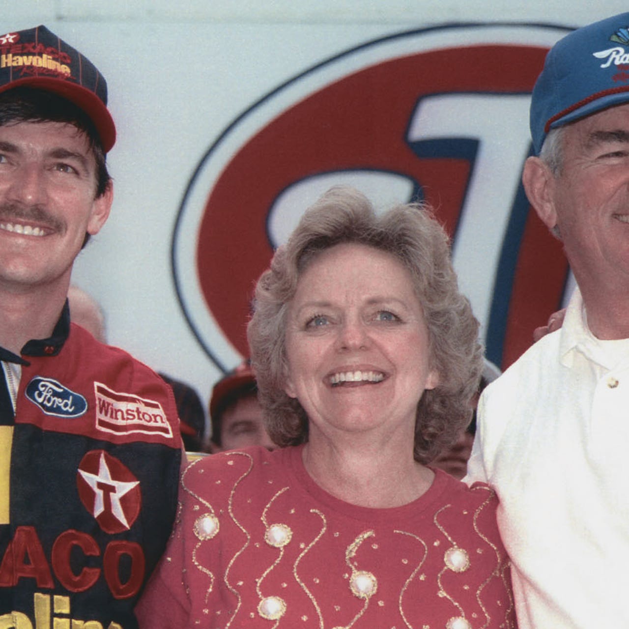 Carrie Hewitt's Instagram, Twitter & Facebook on IDCrawl