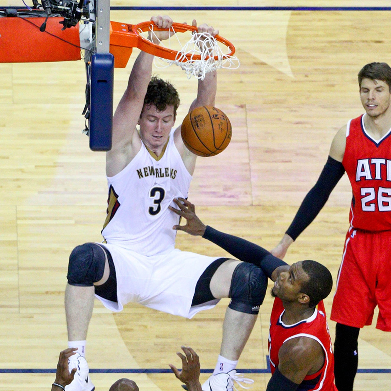 Omer Asik Pelicans