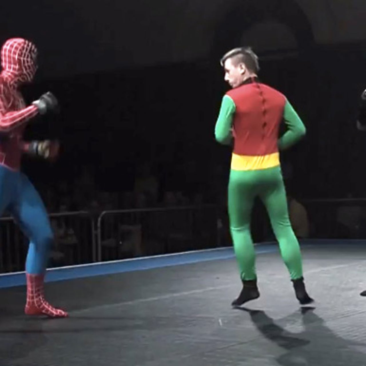 Robin Vs Spiderman