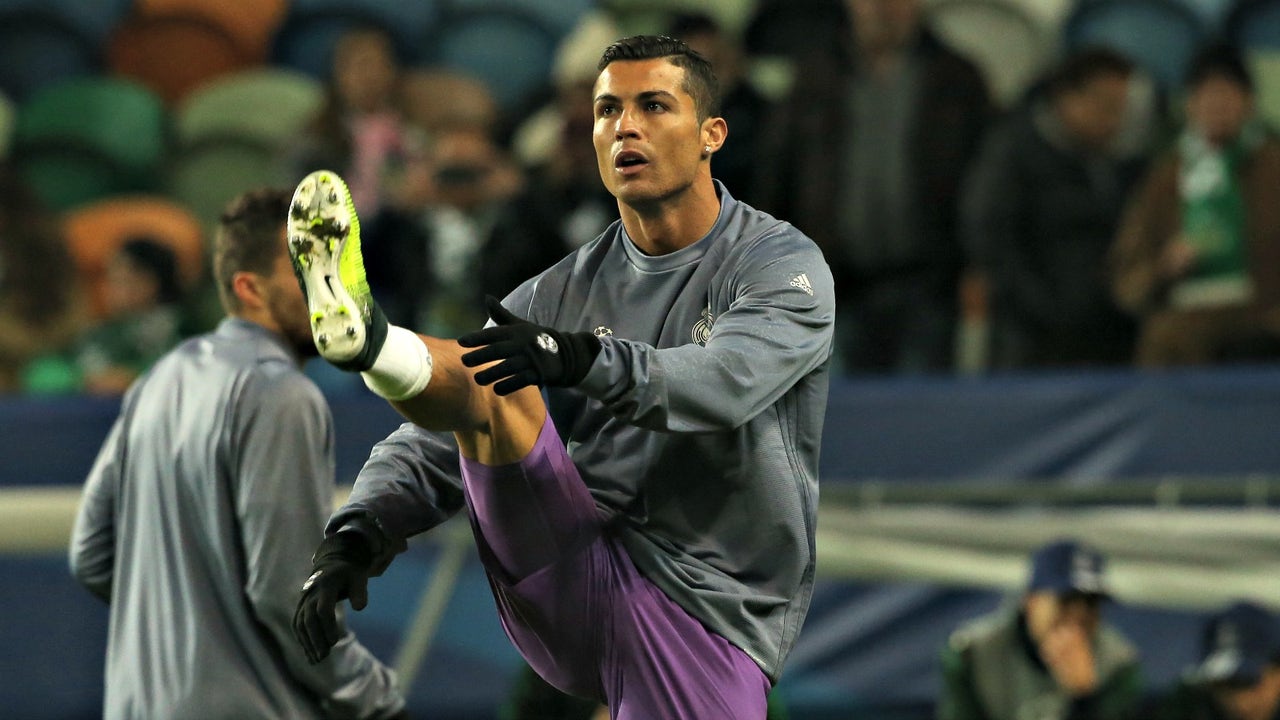 Cristiano Ronaldo posts video of bizarre leg workout on Instagram | FOX ...