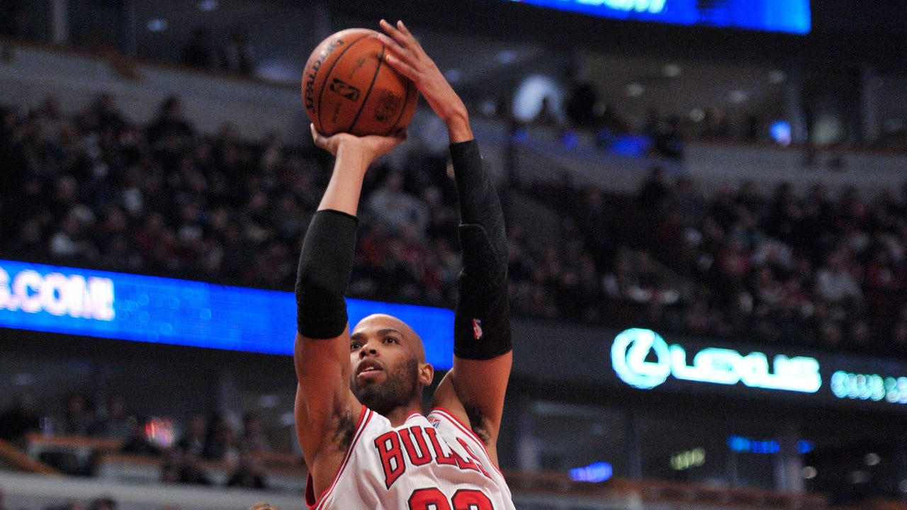 taj gibson putback dunk