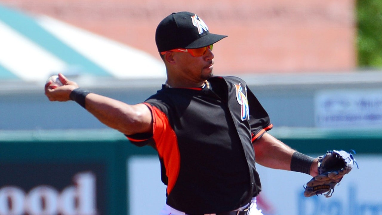 Rafael Furcal reinstated from 60-day DL, makes Marlins debut | FOX Sports