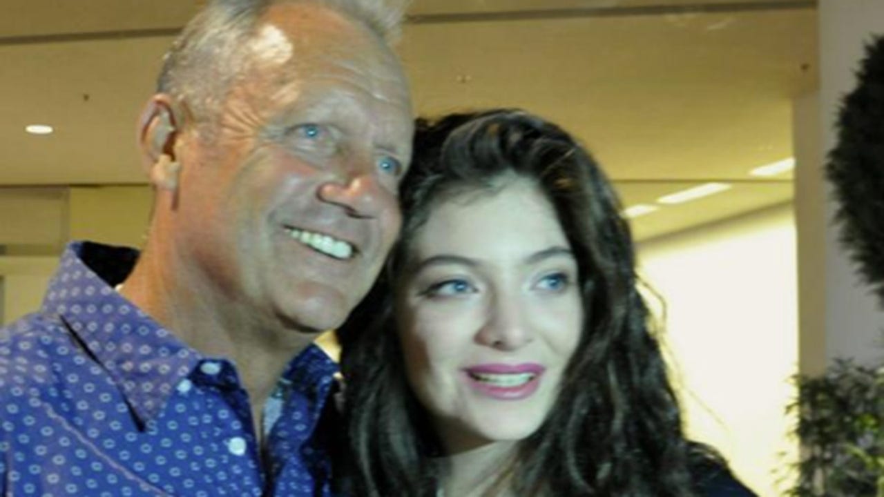 Royalty: George Brett and Lorde finally meet | FOX Sports