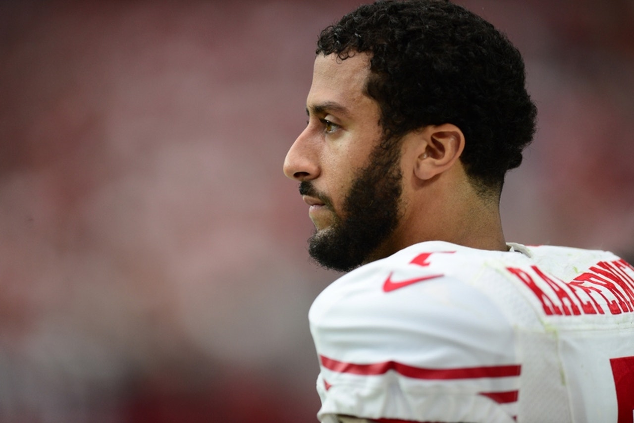 Colin Kaepernick explains why he wore pig cop socks to practice | FOX ...