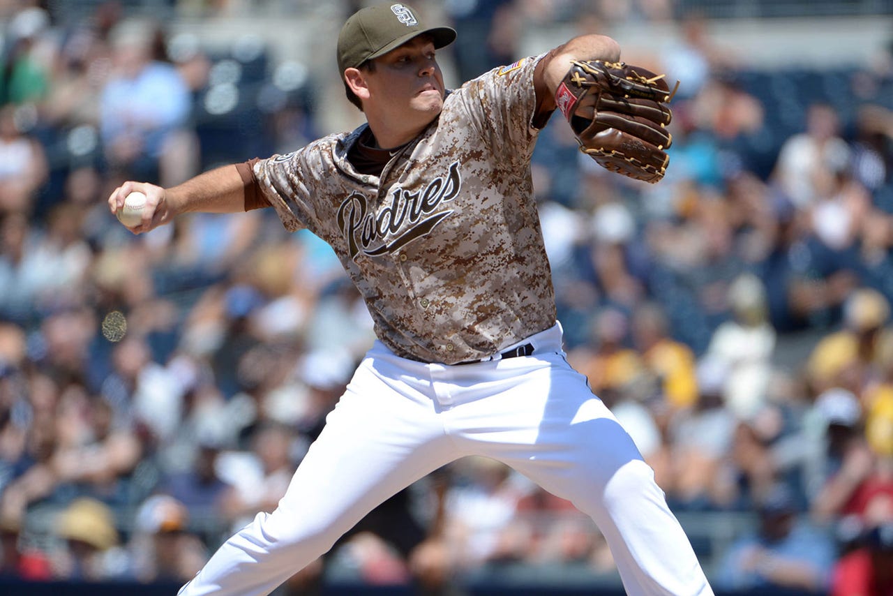 Twins sign free-agent reliever Stauffer | FOX Sports