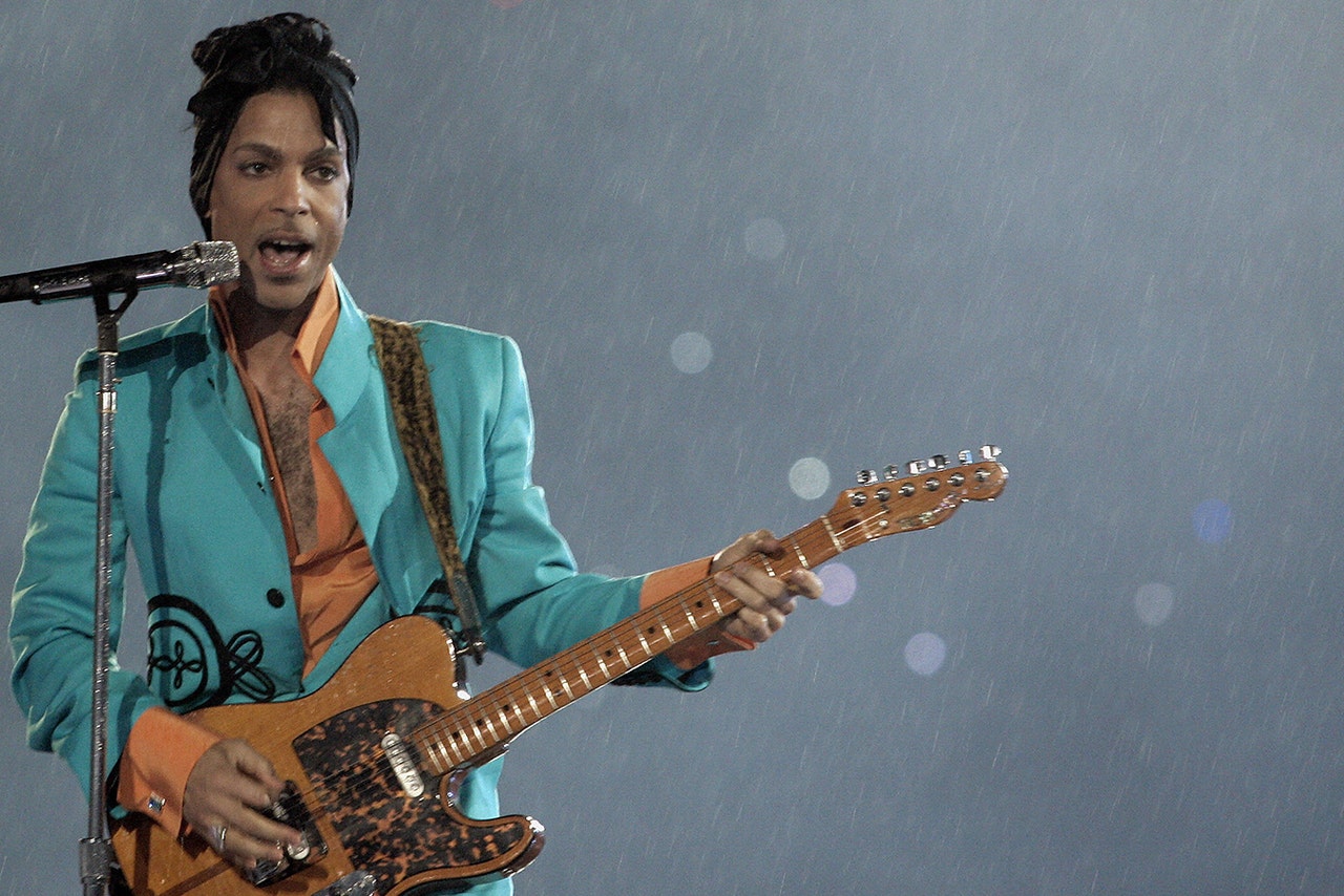 Watch Prince's epic Super Bowl XLI halftime performance | FOX Sports