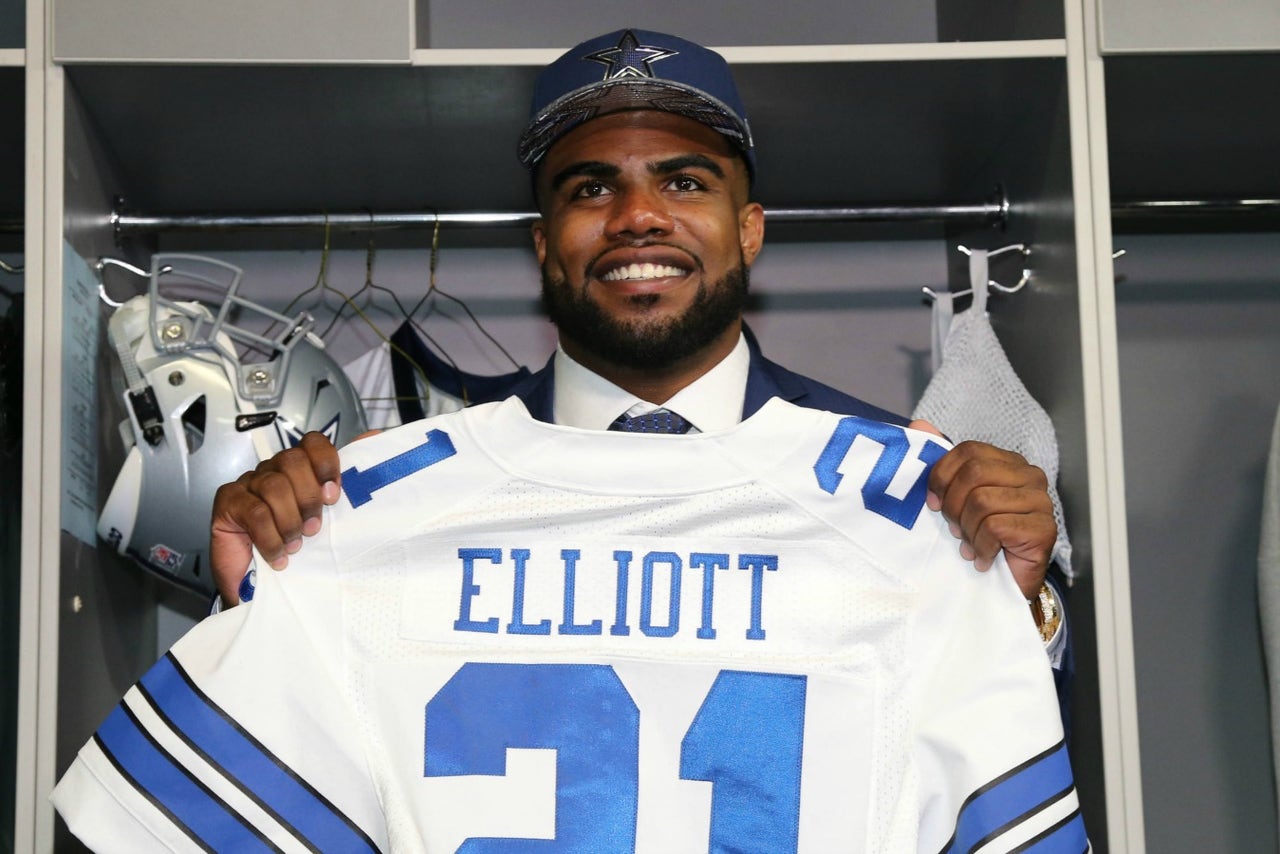 Deion Sanders gives Ezekiel Elliott advice on staying focused in Dallas ...