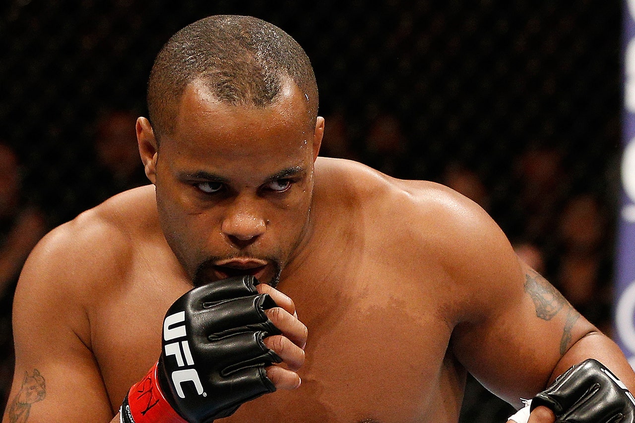 Daniel Cormier's MRI results reveal 50% of his ACL is gone | FOX Sports