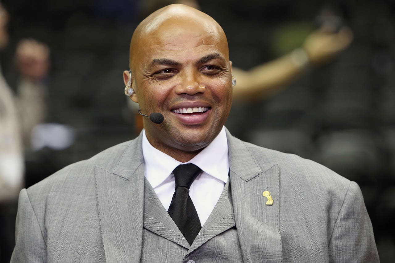 How much did Charles Barkley tip after winning $700,000 at blackjack ...