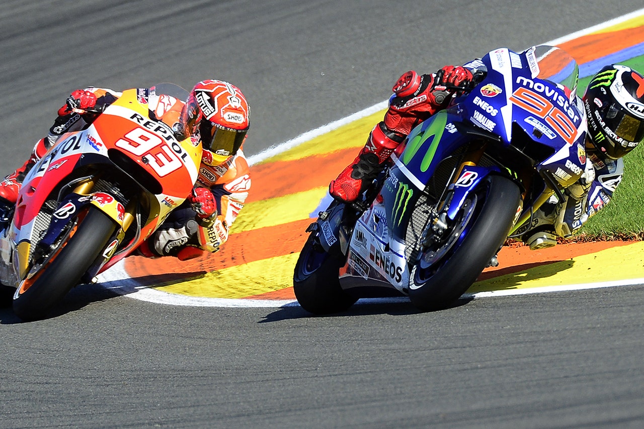 Motor racing personalities react to MotoGP finale on Twitter | FOX Sports