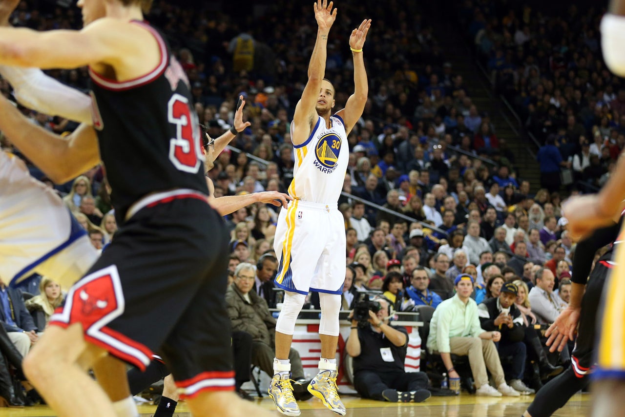 Steph Curry breaks his own record for 3s made in a single month | FOX Sports