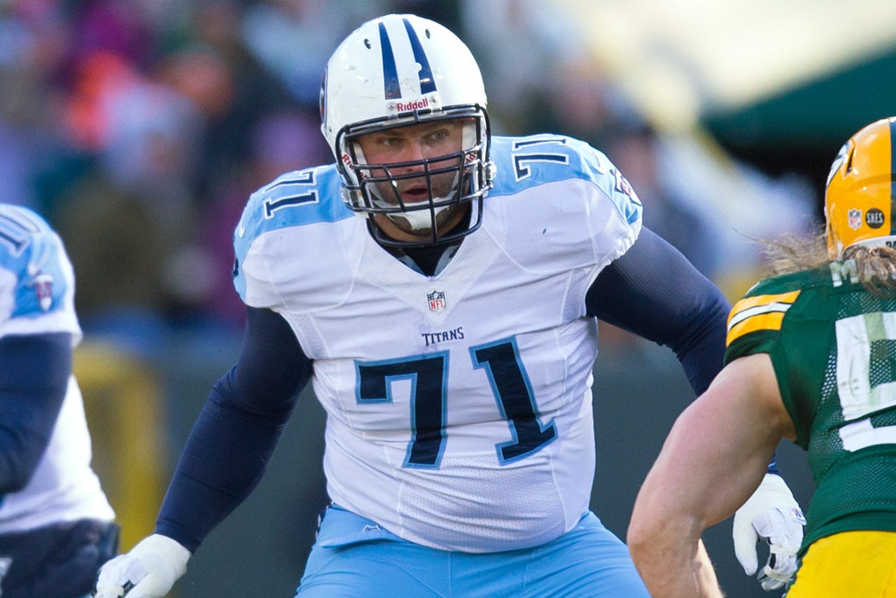 Left tackle Michael Roos retires after 10 seasons with Titans | FOX Sports