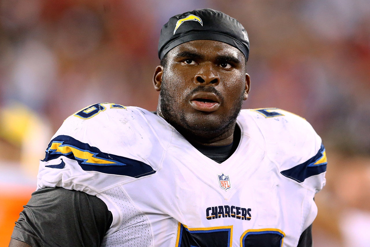 At guard, Fluker out of his element for Chargers | FOX Sports