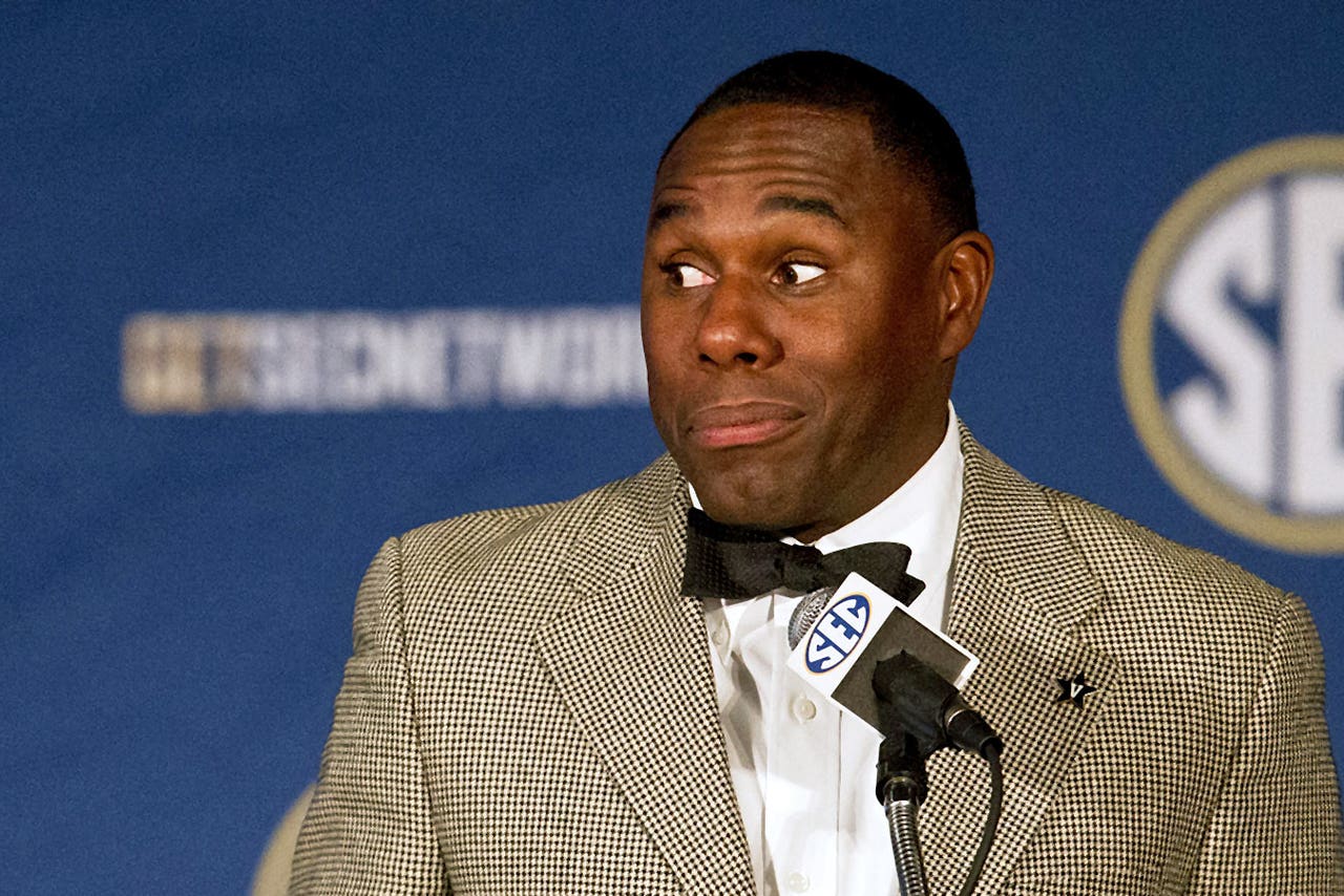 Derek Mason looks good with anchor lining in his Ge Wang suit | FOX Sports