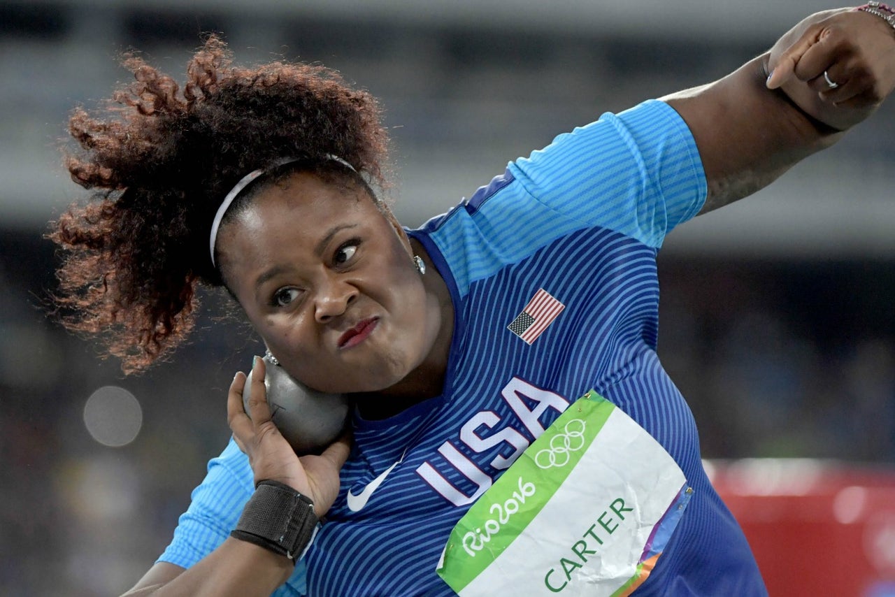 Michelle Carter upsets Valerie Adams to win shot put gold | FOX Sports