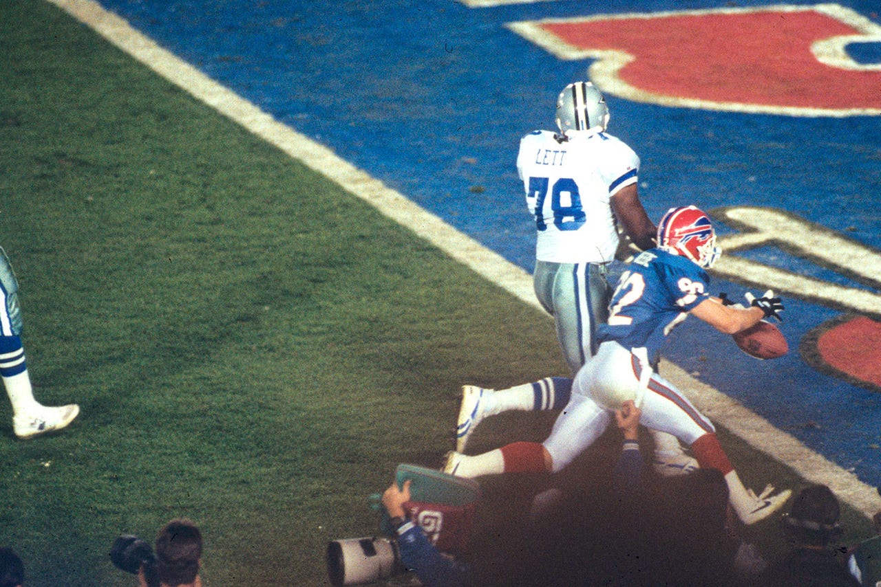 Super Bowl moment No. 12: Leon Lett gets caught by Don Beebe | FOX Sports