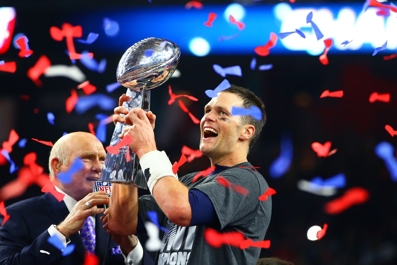 Tom Brady flashes some serious bling as Patriots get their Super Bowl ...
