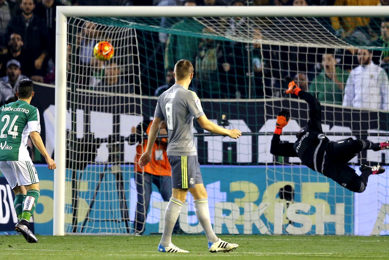 A lvaro Cejudo's cracking volley gives Betis lead vs Real Madrid | FOX ...