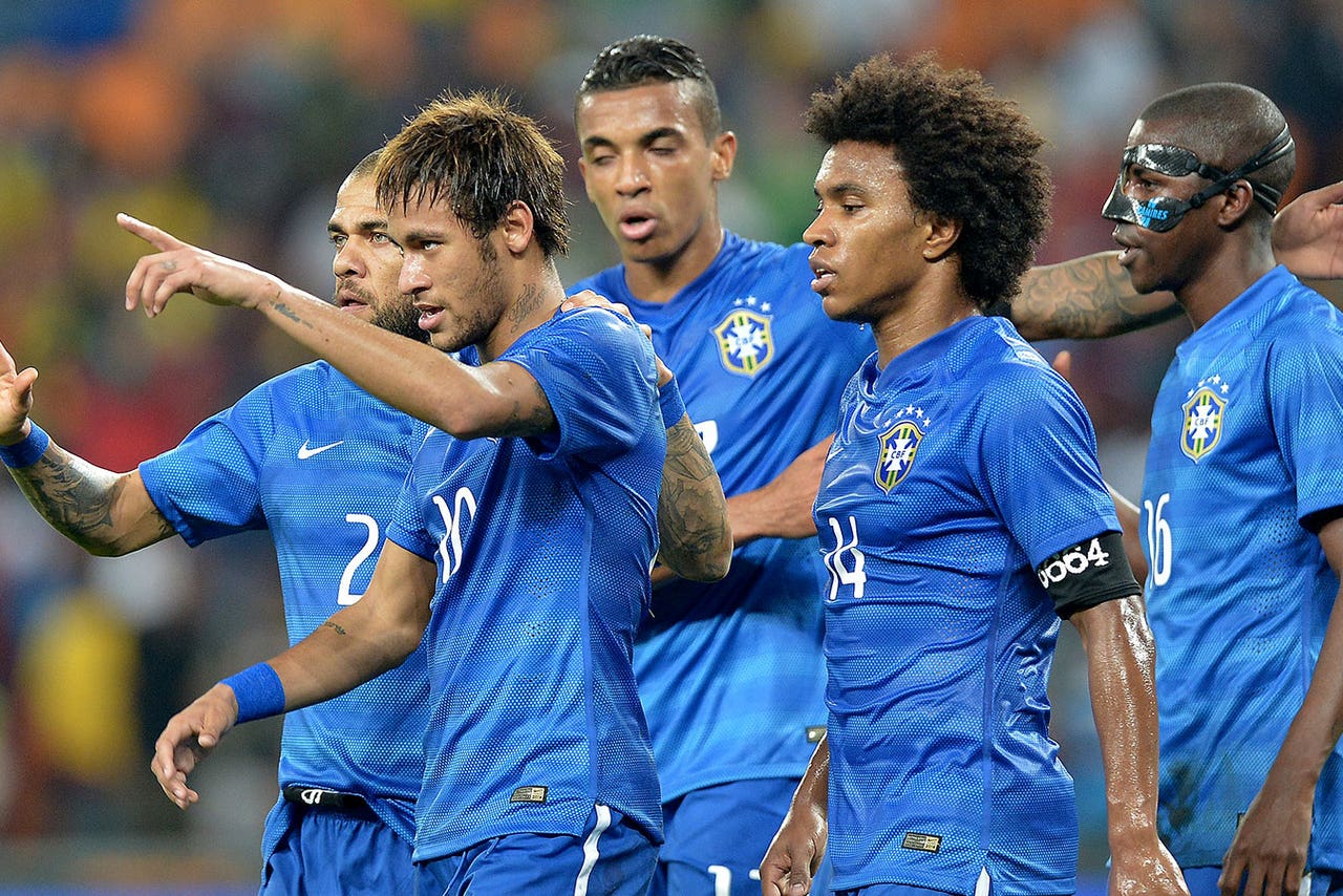 Neymar scores hat trick as Brazil rolls past South Africa | FOX Sports