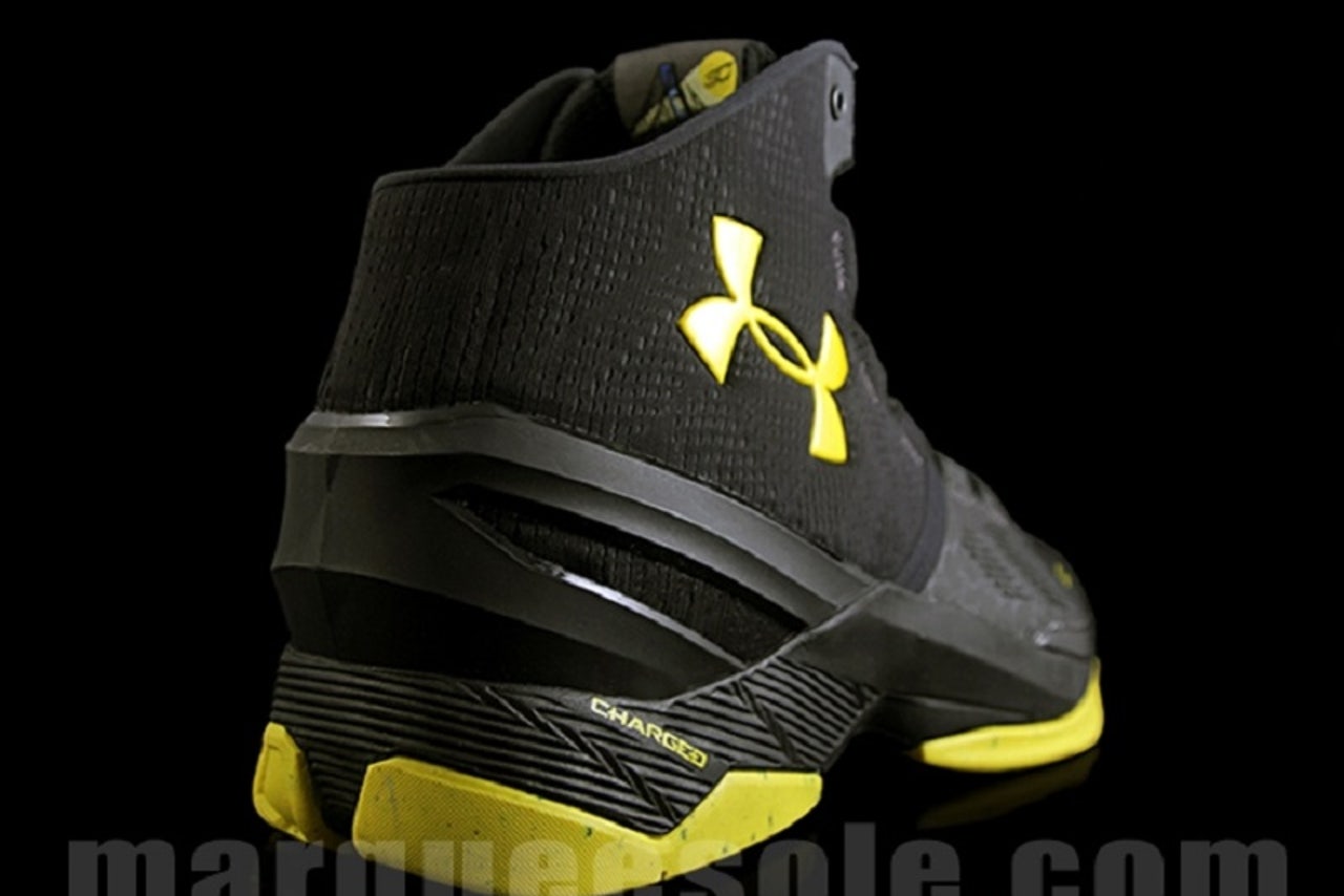 Steph Curry confirms he's Batman with his latest signature shoe | FOX ...