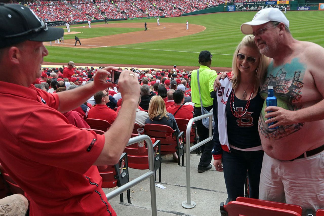 Fan uses body paint to express his passion for Cardinals baseball | FOX ...