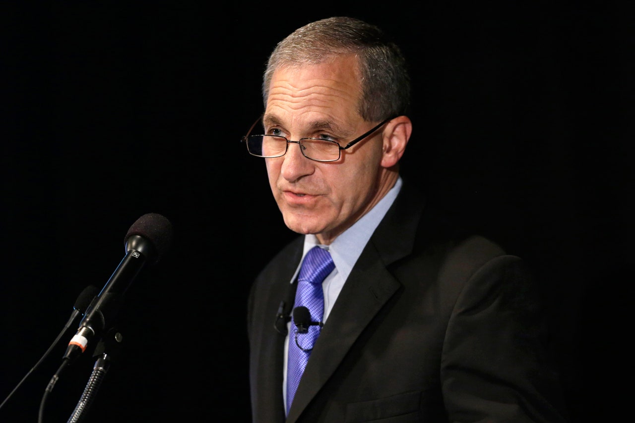 Louis Freeh might testify in lawsuit over Penn State sanctions | FOX Sports