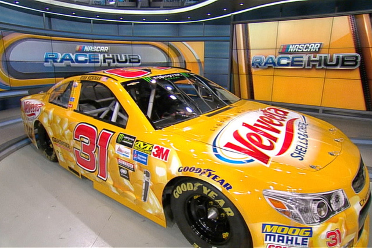 Ryan Newman unveils new paint scheme on 'Race Hub' | FOX Sports