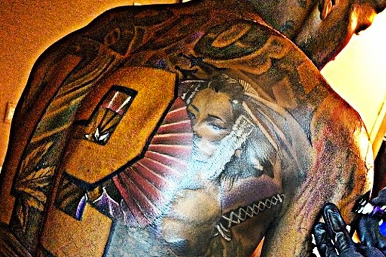 Tatuaggio Sul Collo Di Josh Gordon