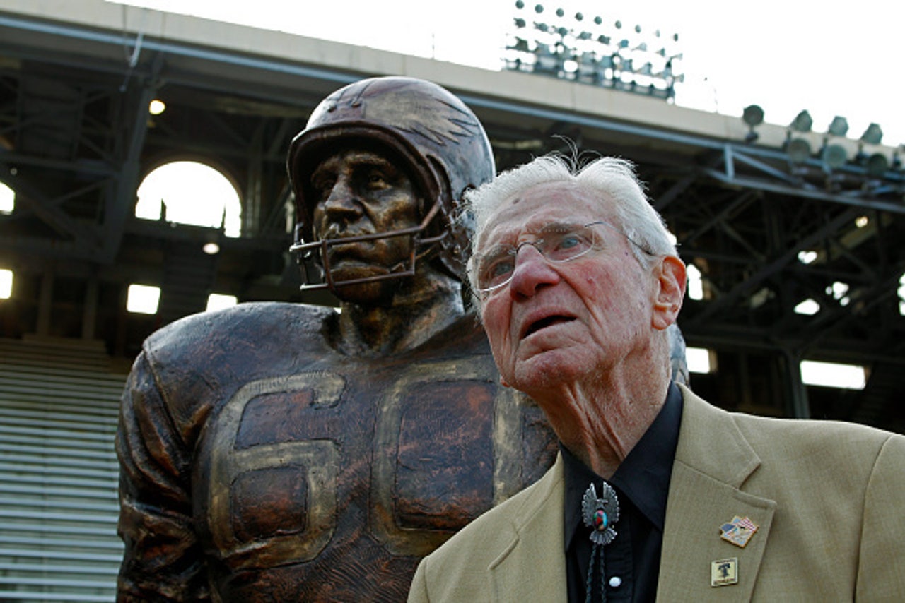 Eagles legend Chuck Bednarik dies at 89 | FOX Sports