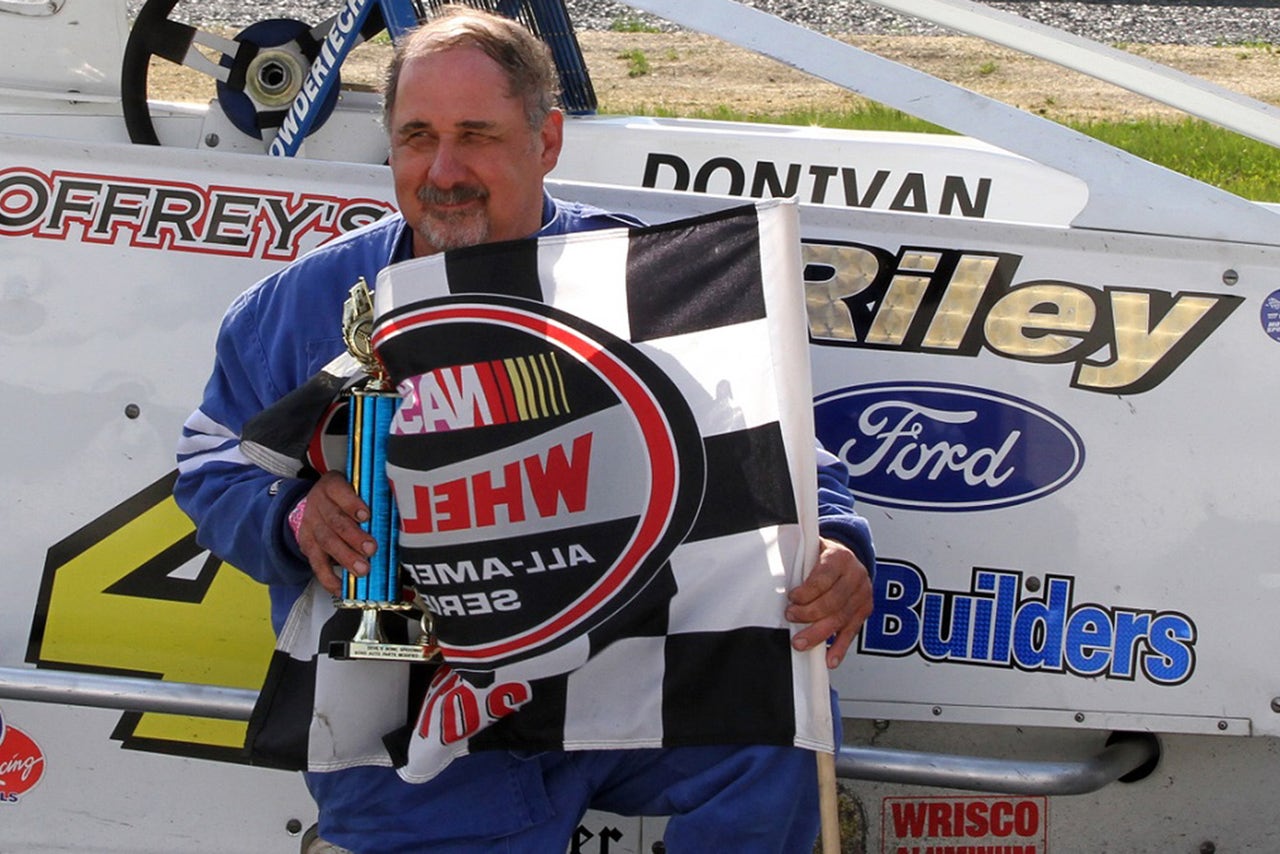Driver takes checkered flag, passes away on victory lap | FOX Sports
