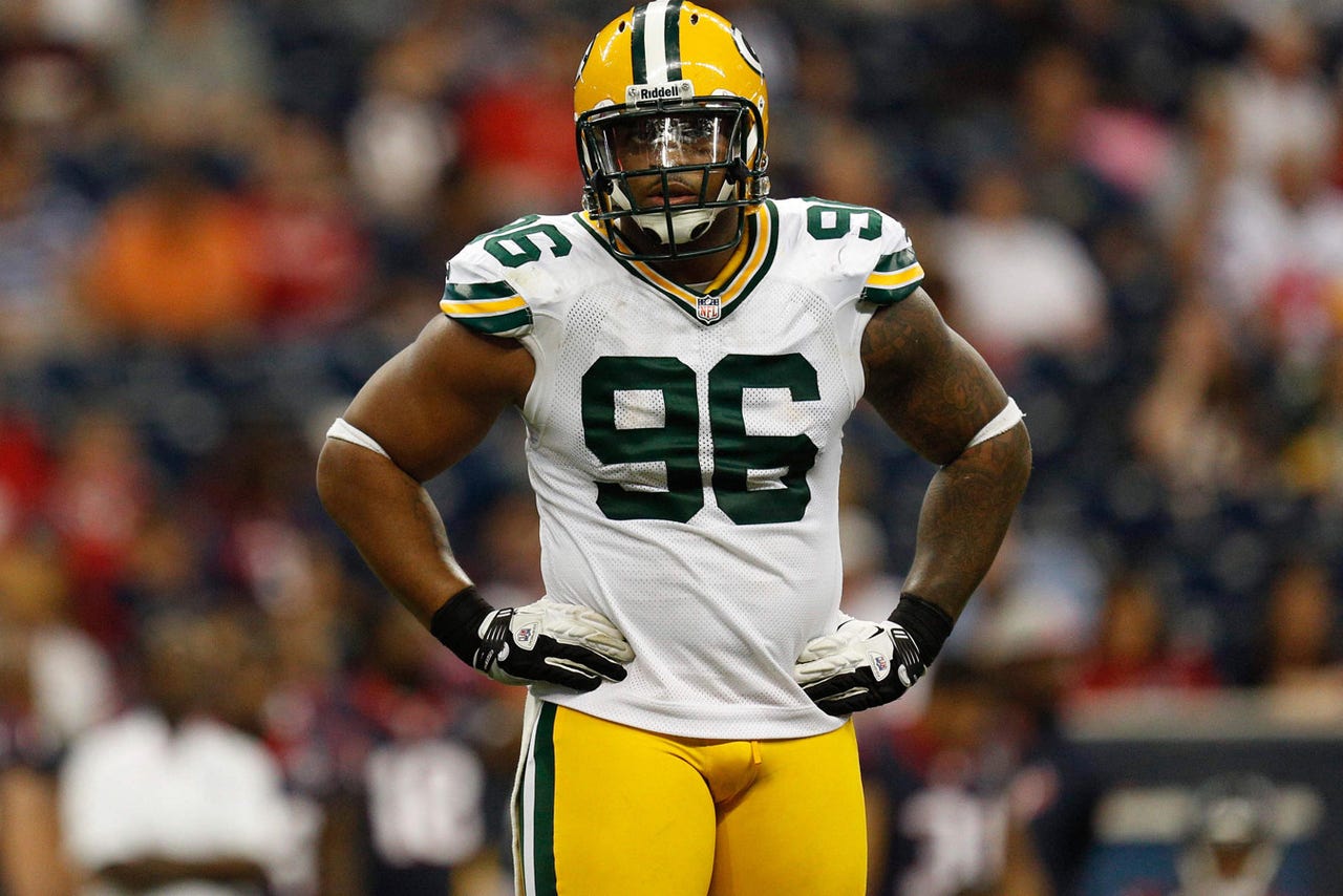 Mike Neal indicates he's staying with Packers | FOX Sports