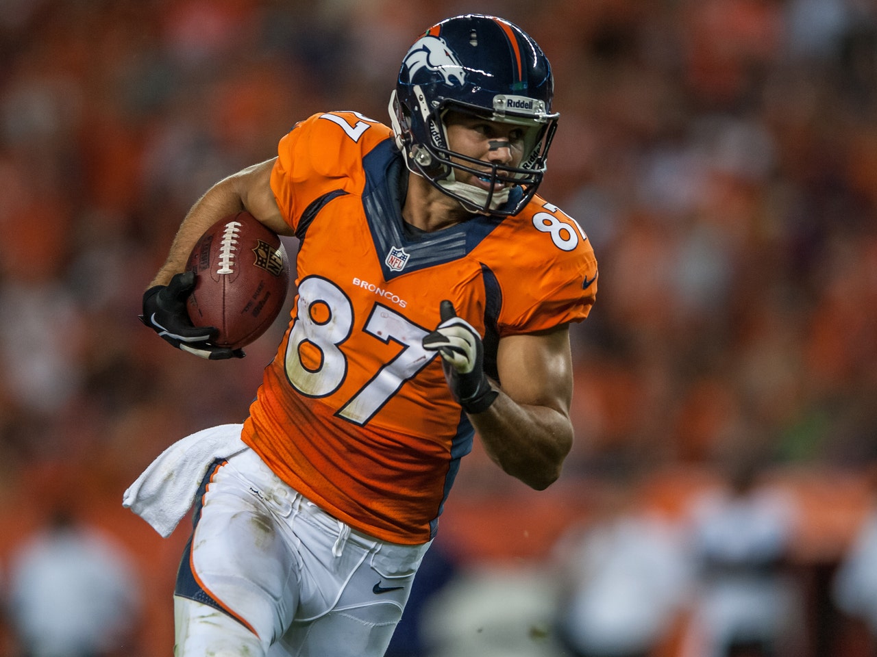 eric decker nfl contract