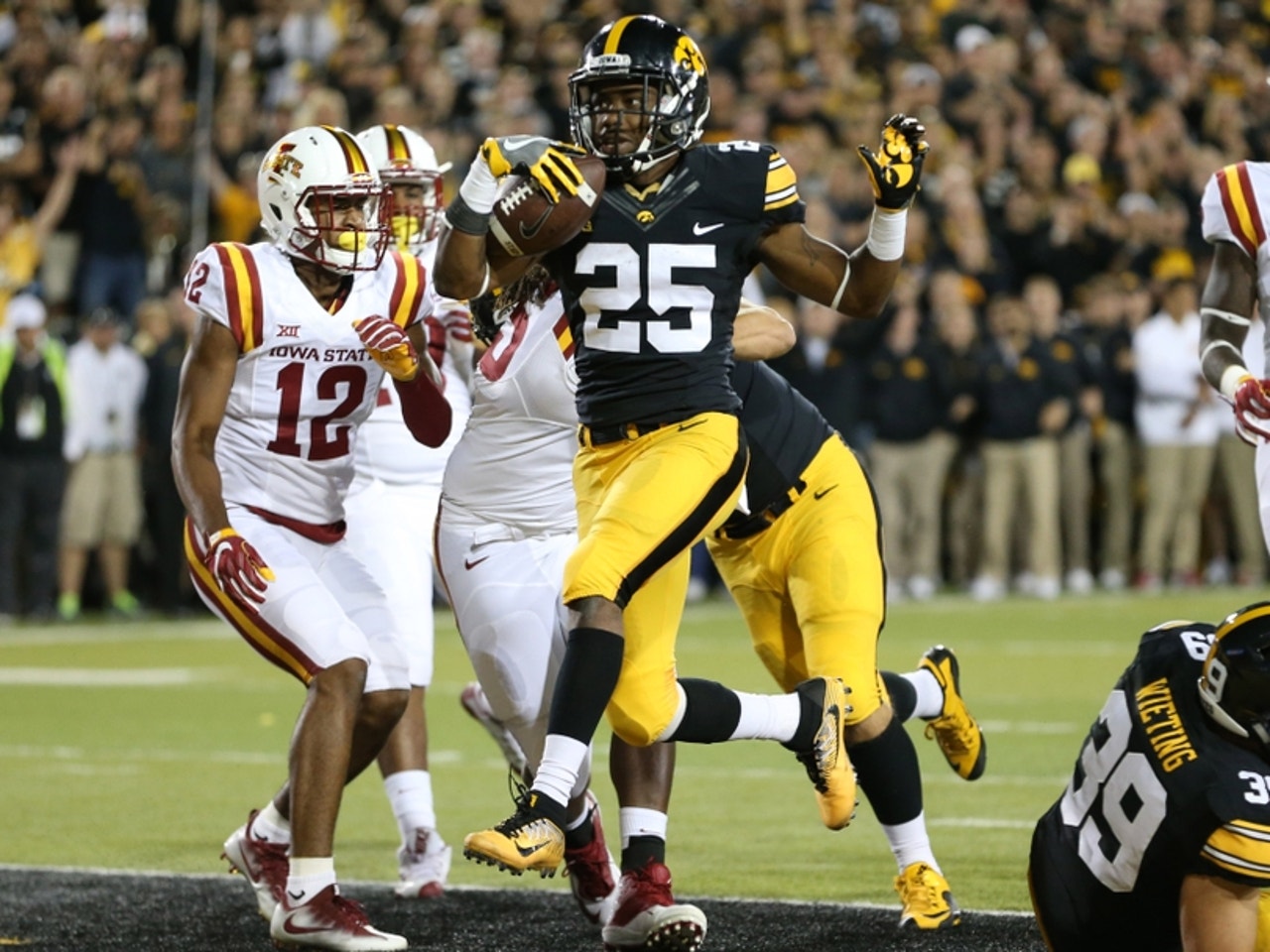 Will Akrum Wadley Finish With the Most Rushing TDs in Iowa History FOX Sports