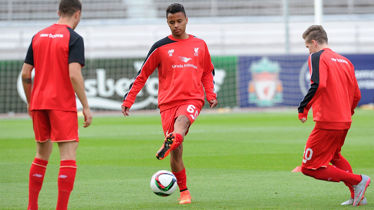 Liverpool sign Allan Rodrigues de Souza from Internacional | FOX Sports