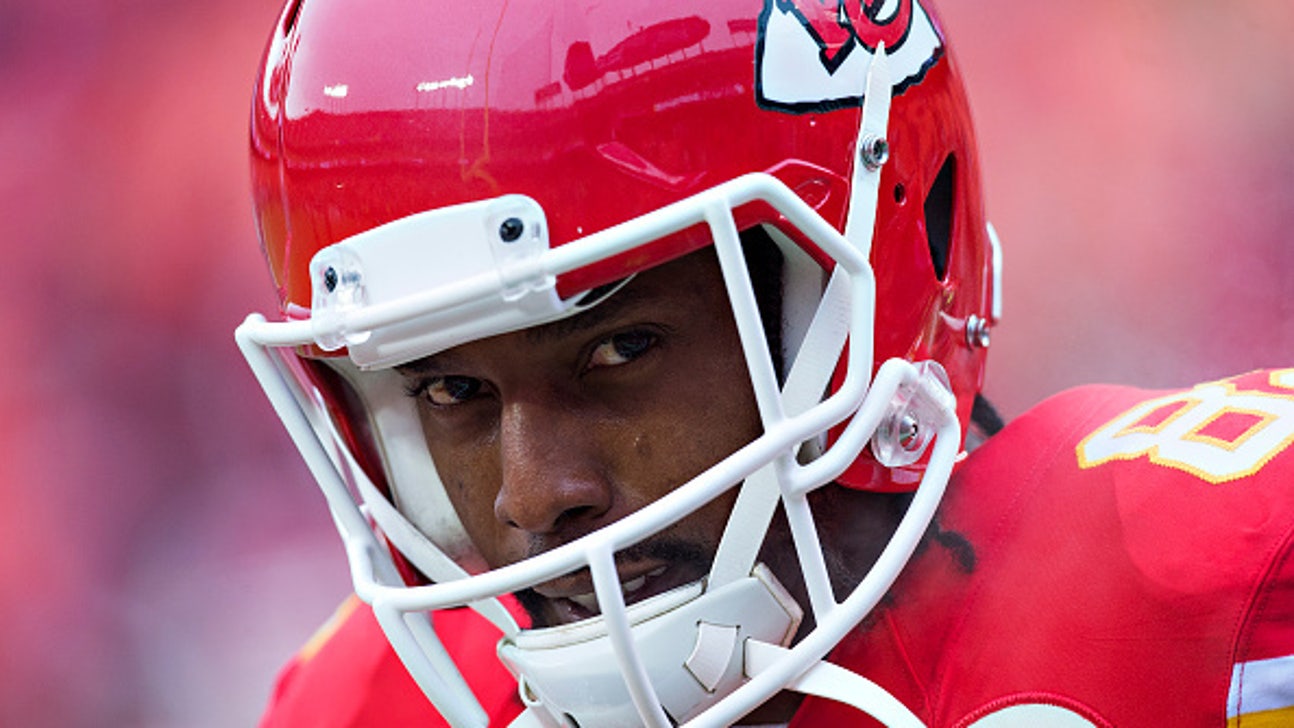 Quick analysis: Dwayne Bowe signs with Browns | FOX Sports