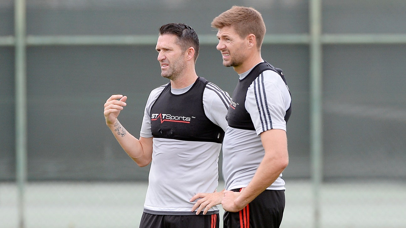 Steven Gerrard and Robbie Keane prank Giovani dos Santos | FOX Sports
