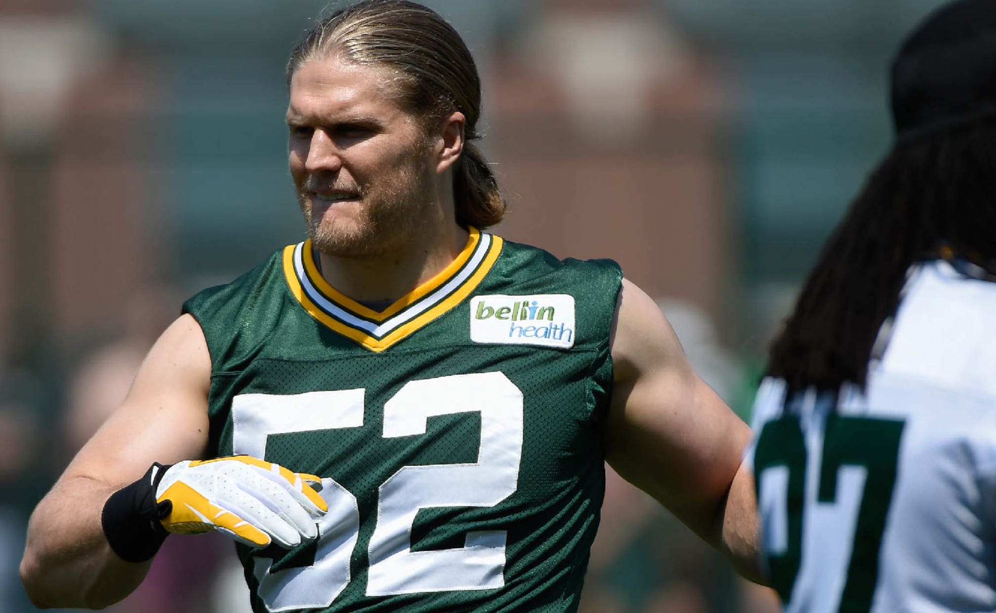 Packers' Matthews fully embracing inside linebacker role | FOX Sports