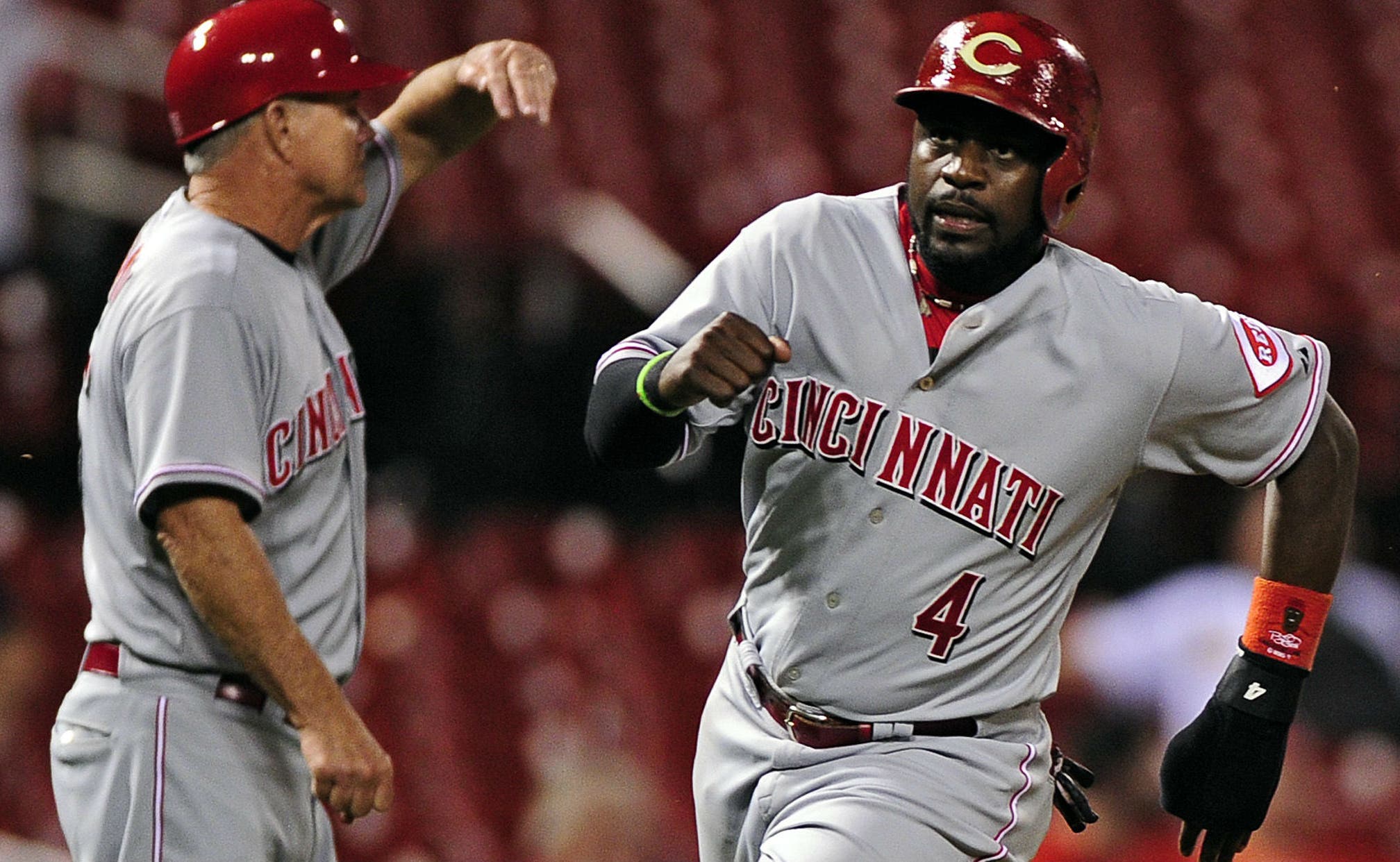 Brandon Phillips earns 1,500th career hit | FOX Sports