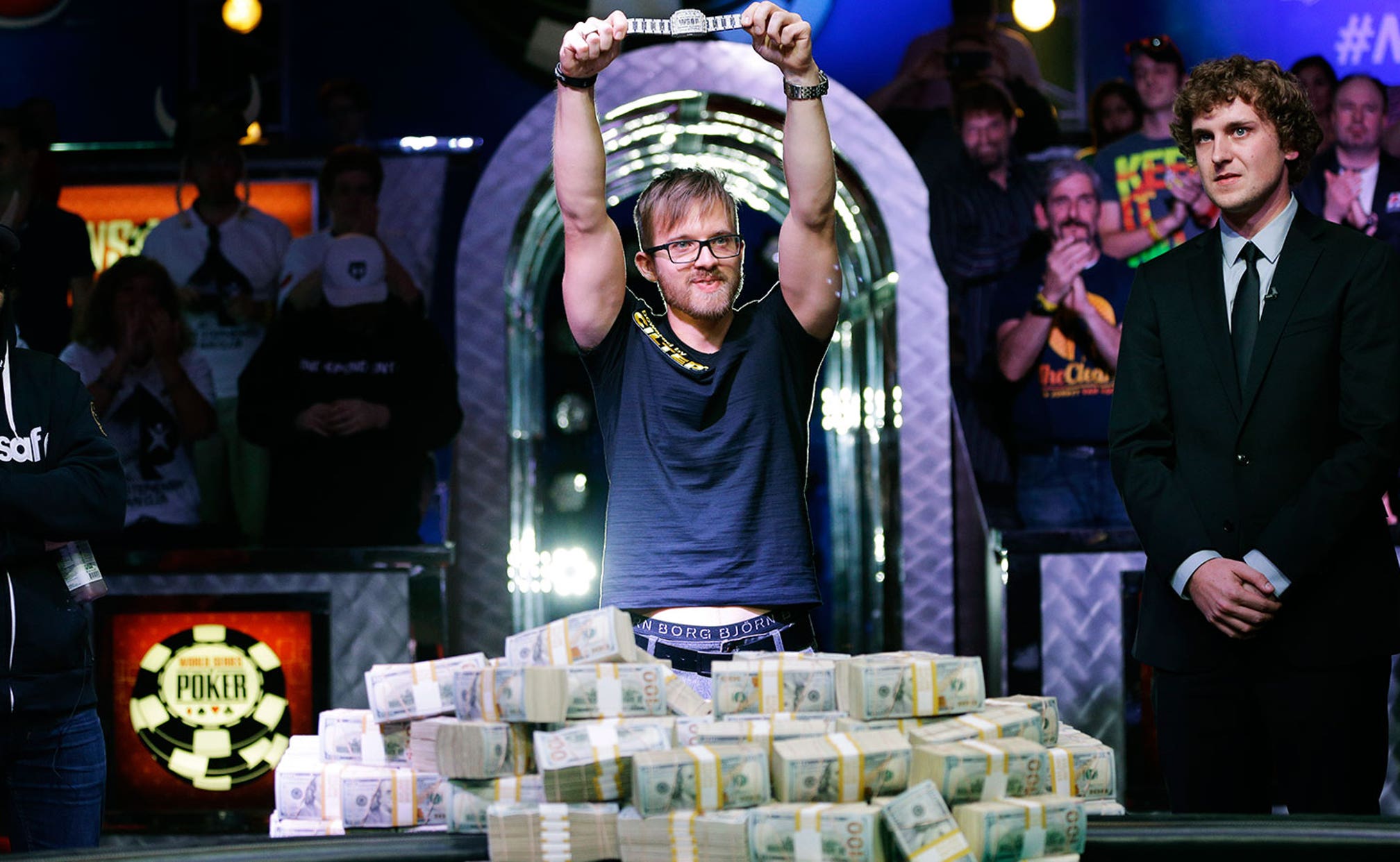 Sweden's Jacobson wins World Series of Poker main event, $10M | FOX Sports