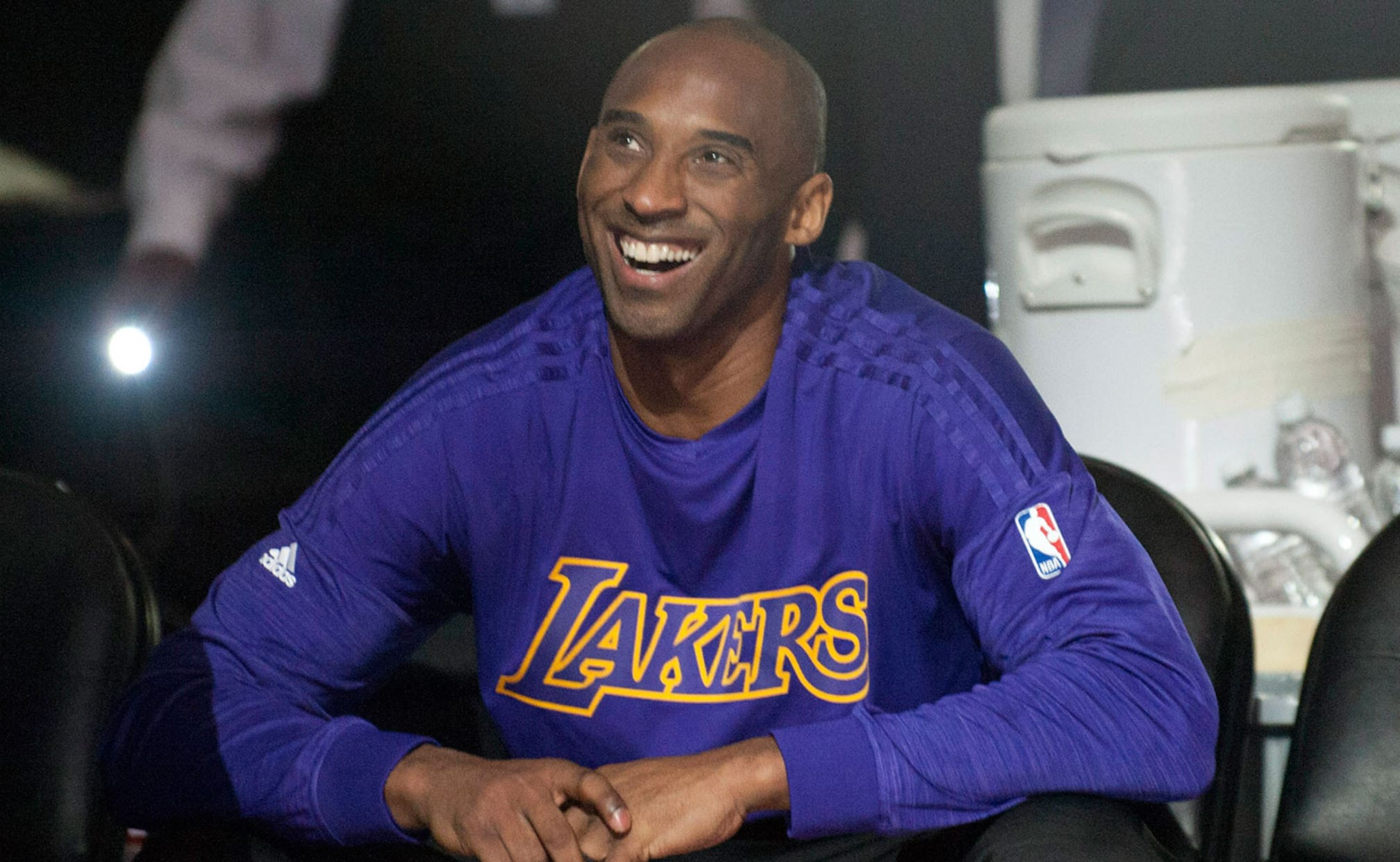 Kobe wows crowd early, sits as Lakers nearly pull off comeback | FOX Sports