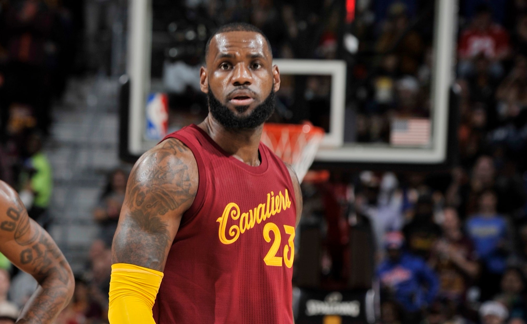 NBA: LeBron should have been T'd up for hanging on the rim after ...