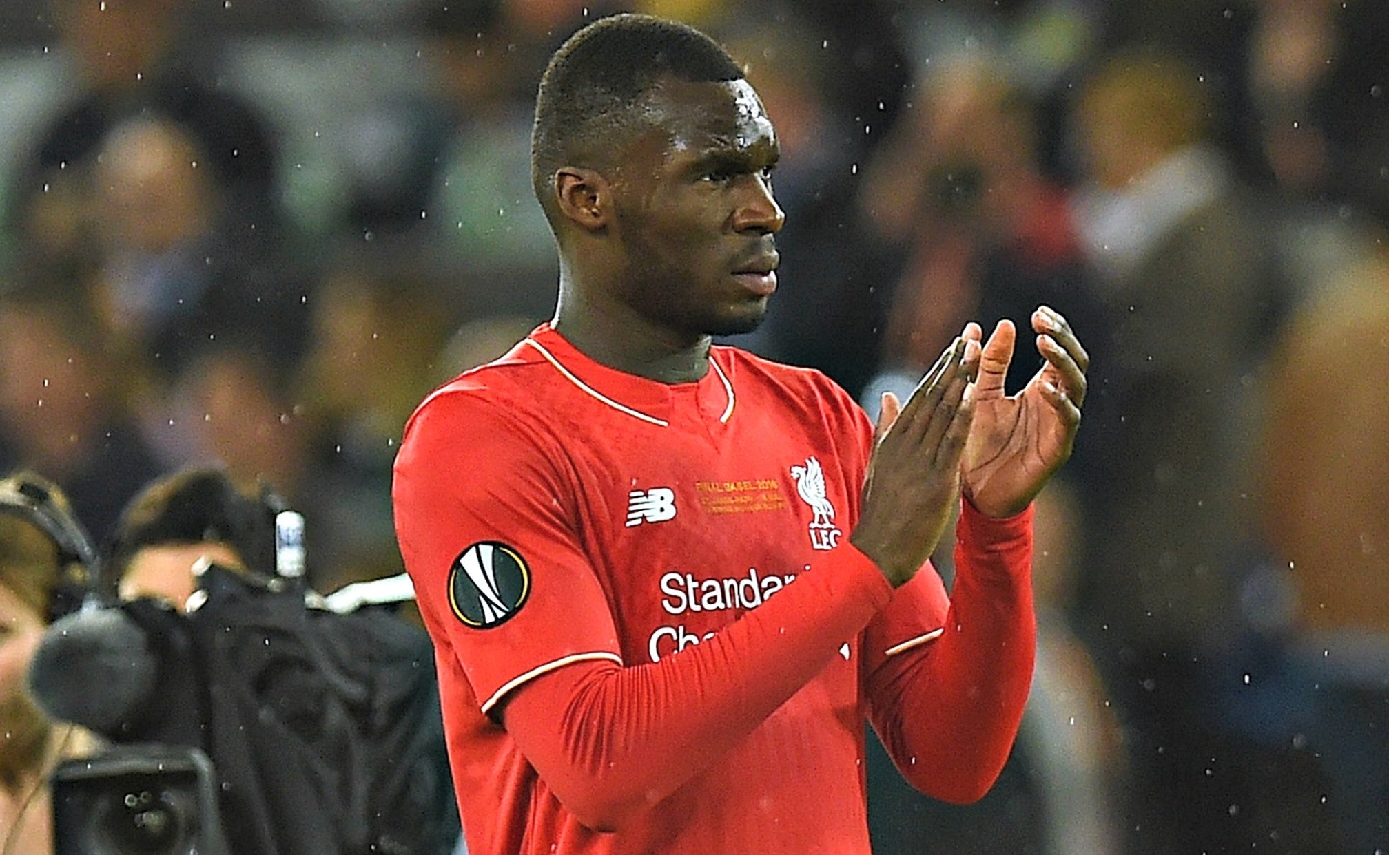 Christian Benteke announces his transfer to the wrong club | FOX Sports